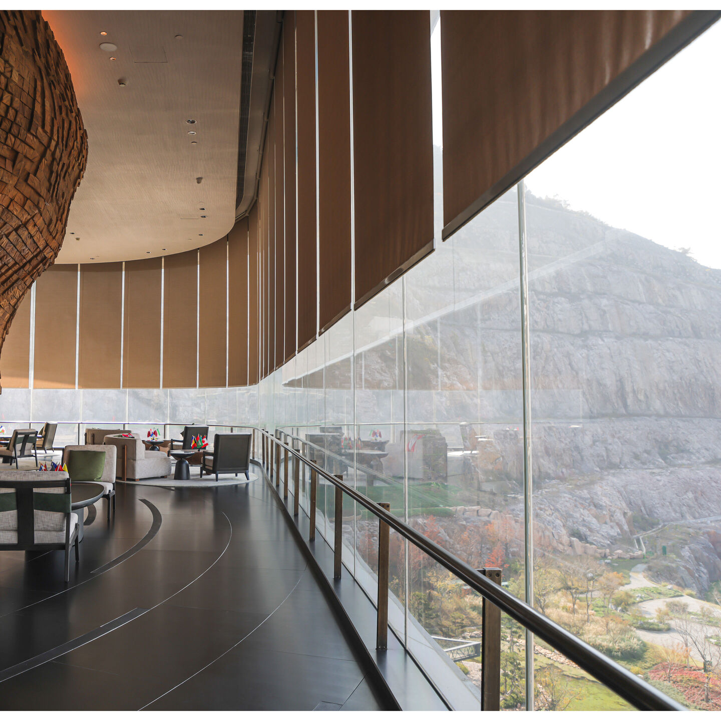 Sivoia Roller 300 Shades – No Top Treatment | Lutron