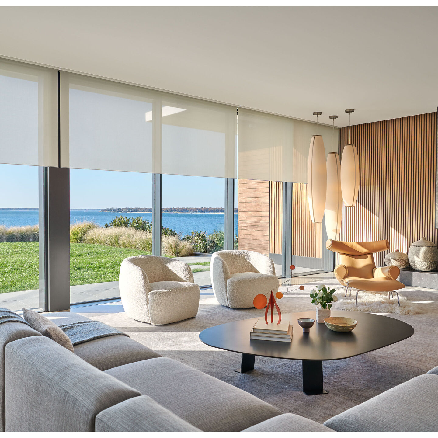 Sivoia Roller 300 Shades – No Top Treatment | Lutron